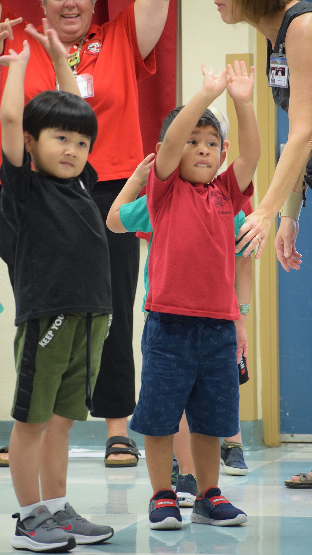 Children's musician performs for Tara Elementary students | Your Observer