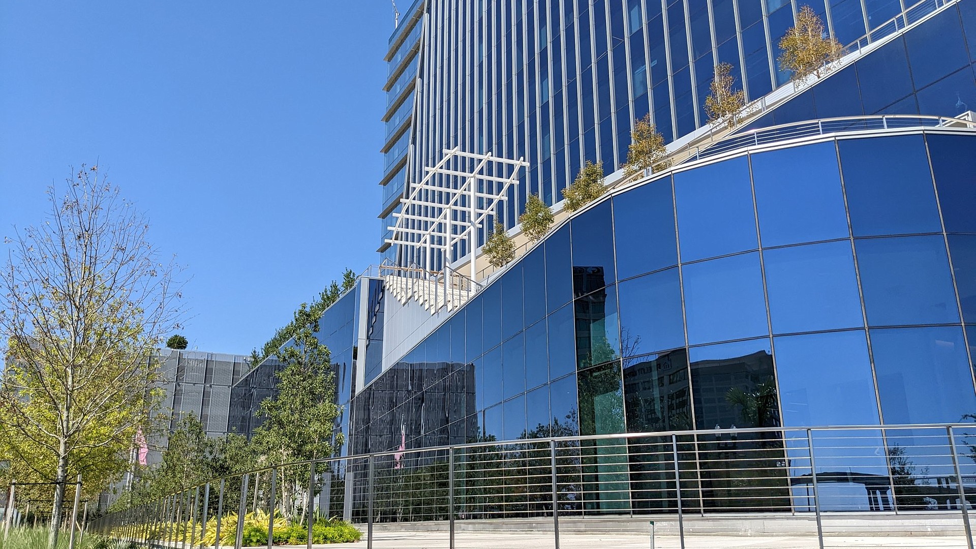 FIS cuts the ribbon on new $156 million headquarters in Riverside | Jax ...