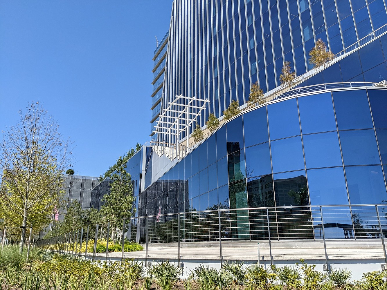 FIS cuts the ribbon on new $156 million headquarters in Riverside | Jax ...