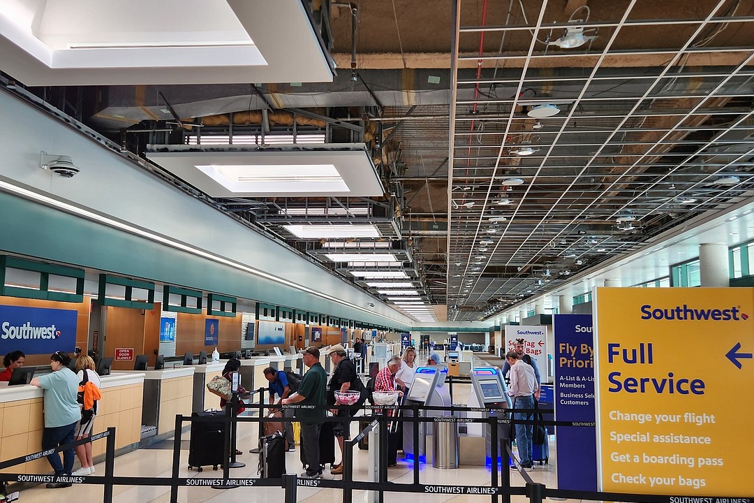 SRQ was open and operating 36 hours after Hurricane Ian | Your Observer