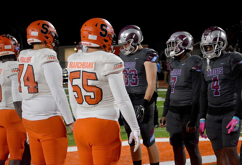 Riverview football beats Sarasota to advance to regional finals