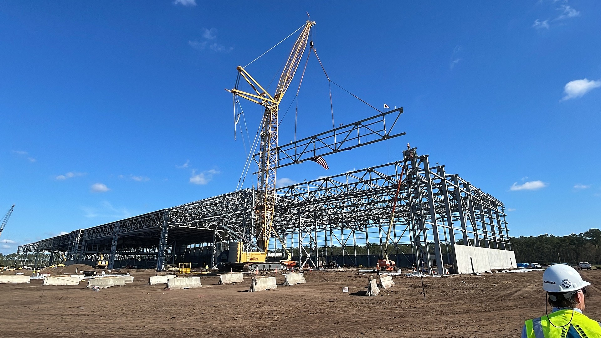 Boeing ‘tops off’ $183.6 million Boeing hangar at Cecil Airport | Jax ...