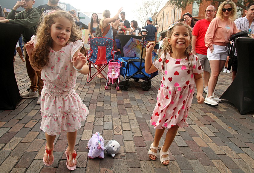 West Orange Times & Observer | Photo - Hailey Hazel, 5, and Luisa ...