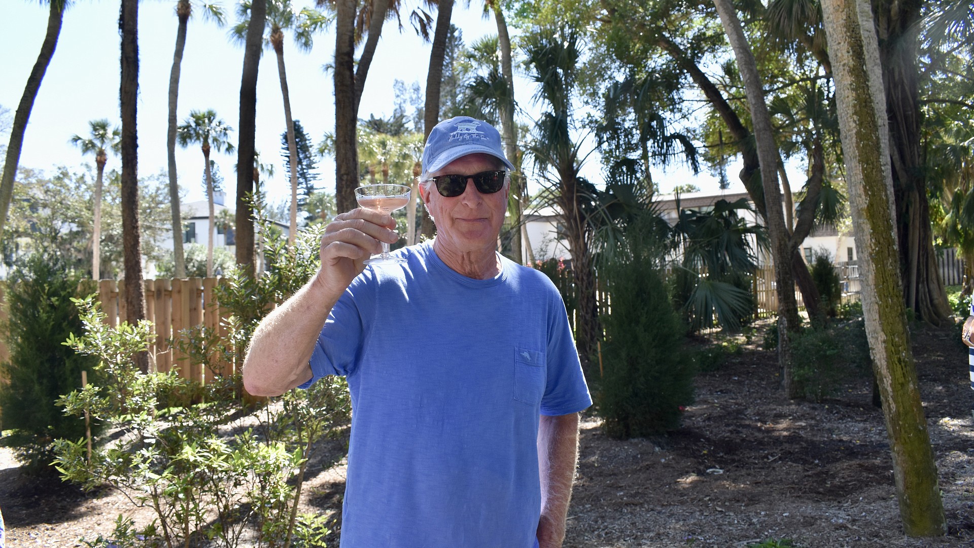 Banyan Bay Club goes native with planting project | Your Observer