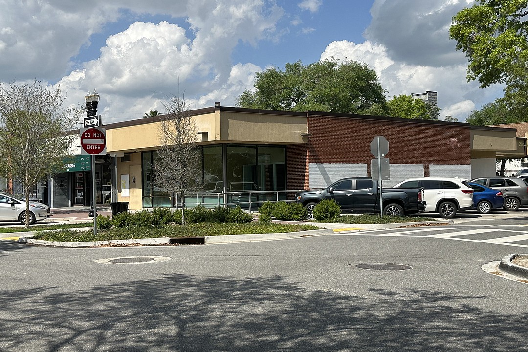 The Lomax Restaurant in review at former Wells Fargo in Five Points ...