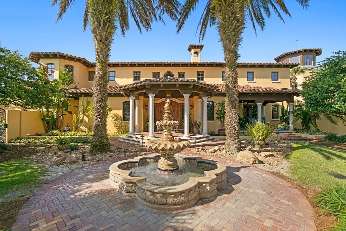 Tech company founder lists Pasco home on 200 acres for $19 million ...