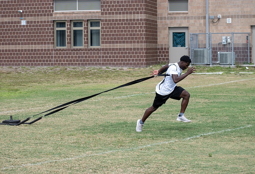 Booker High sprinter eyes state spots in a competitive field | Your ...