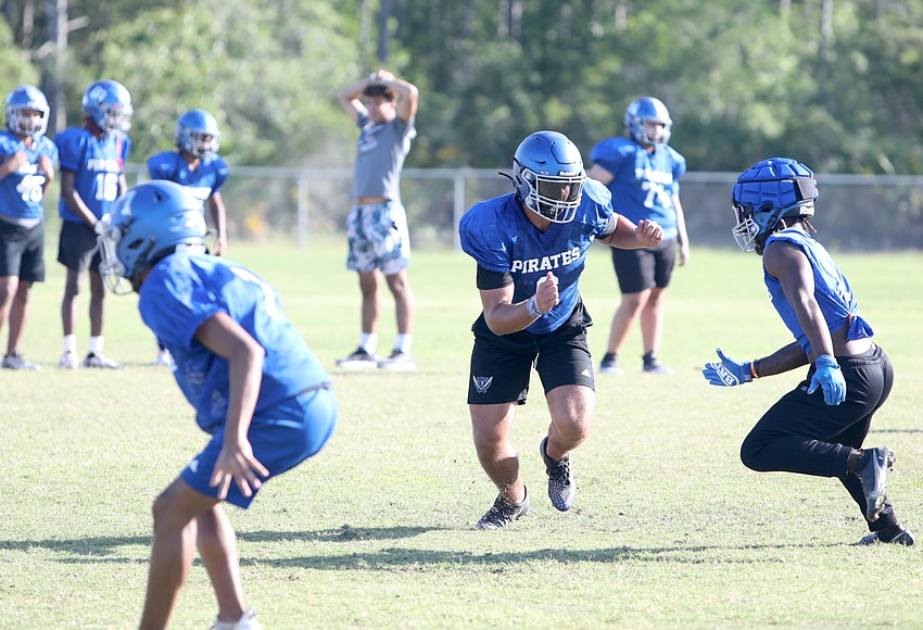 Tight end DeFalco provides imposing presence for Pirates | Observer ...