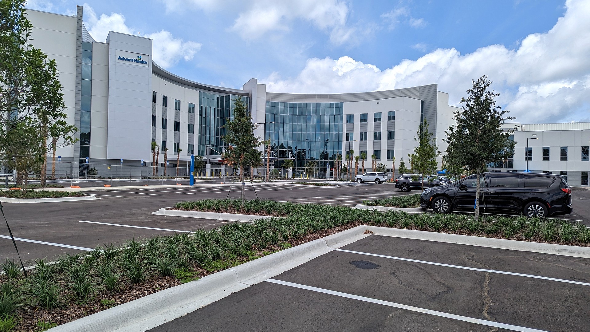 AdventHealth cuts ribbon on new hospital's medical office building ...