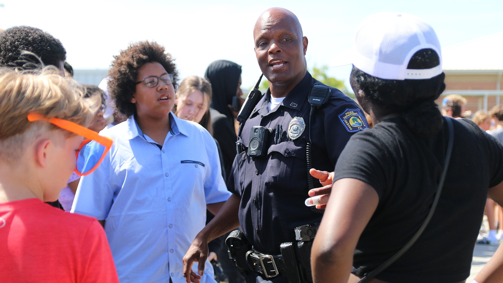 Thank you, Officer: OBMS holds 'clap out' for Ormond Beach Police Officer Greg Stokes | Observer ...