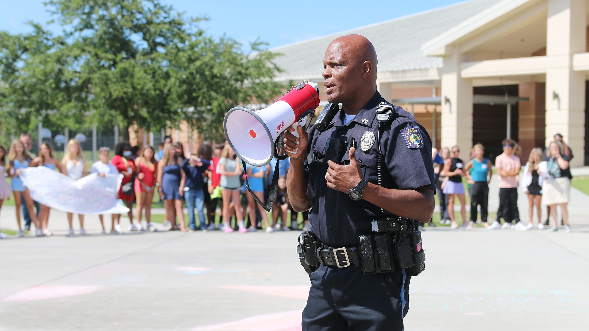 Thank you, Officer: OBMS holds 'clap out' for Ormond Beach Police Officer Greg Stokes | Observer ...