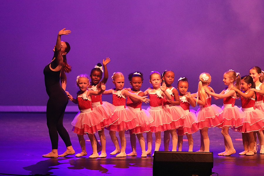 Dancing to the '90s: Mia Bella dancers perform in their Spring Recital ...