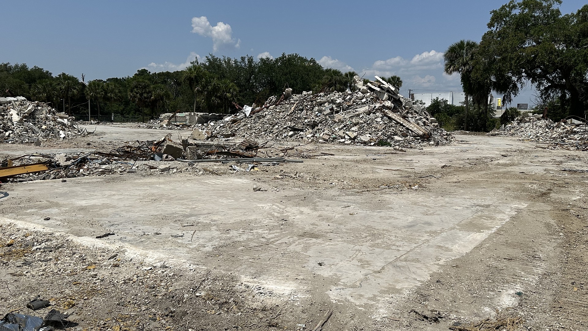 Photo gallery: The demolition of the former Thunderbird Motor Hotel and ...