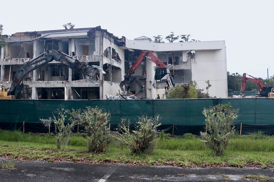 Demolition begins on 37-year-old Paul Katz building | Observer Local ...