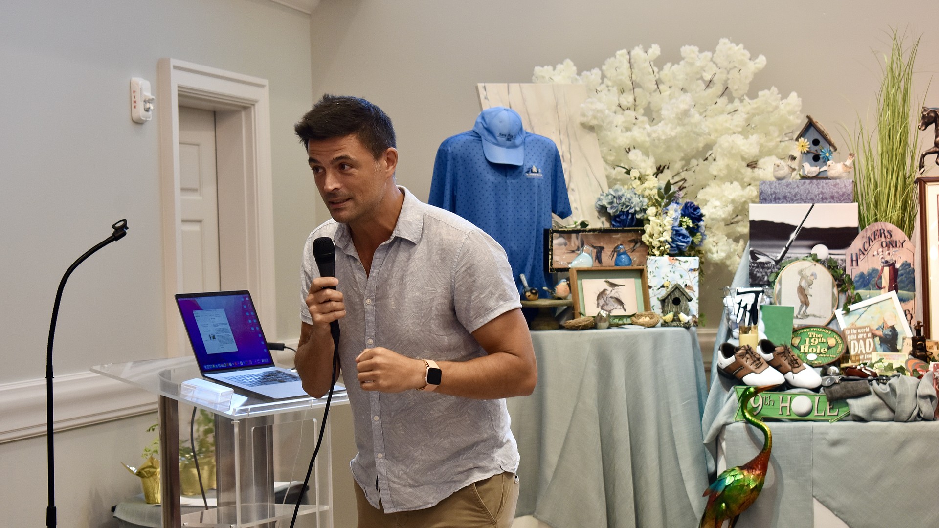 Former HGTV star John Gidding offers gardening advice in Lakewood Ranch ...