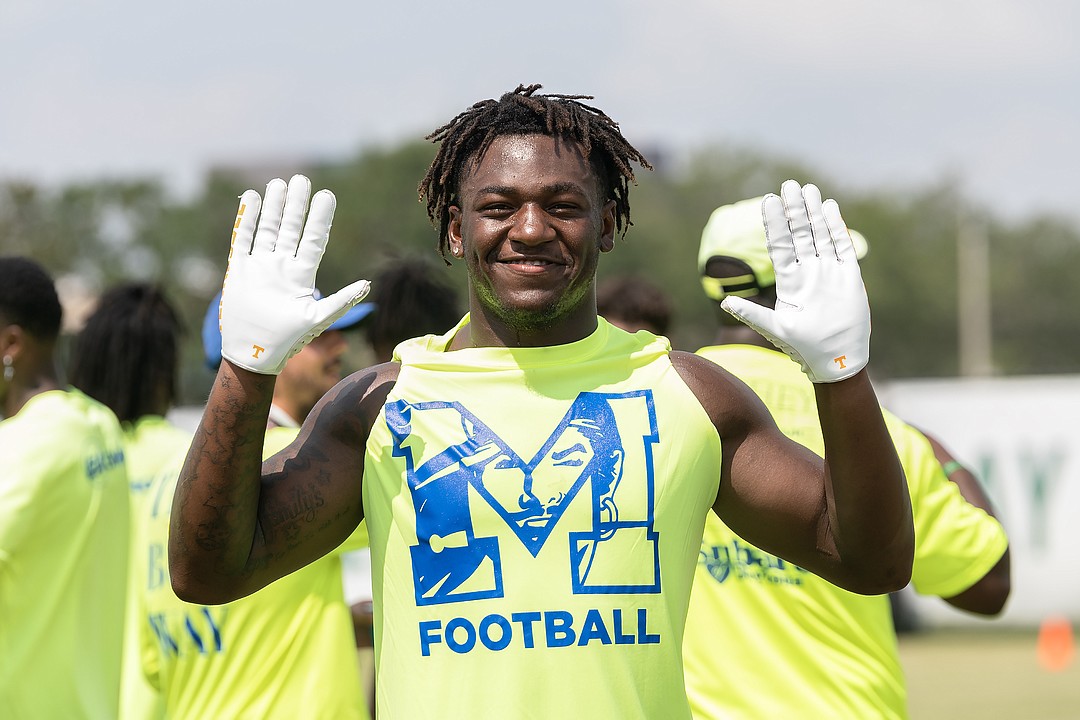 SIDELINES: Hill scores two fourth-quarter TDs to lift Mainland ...