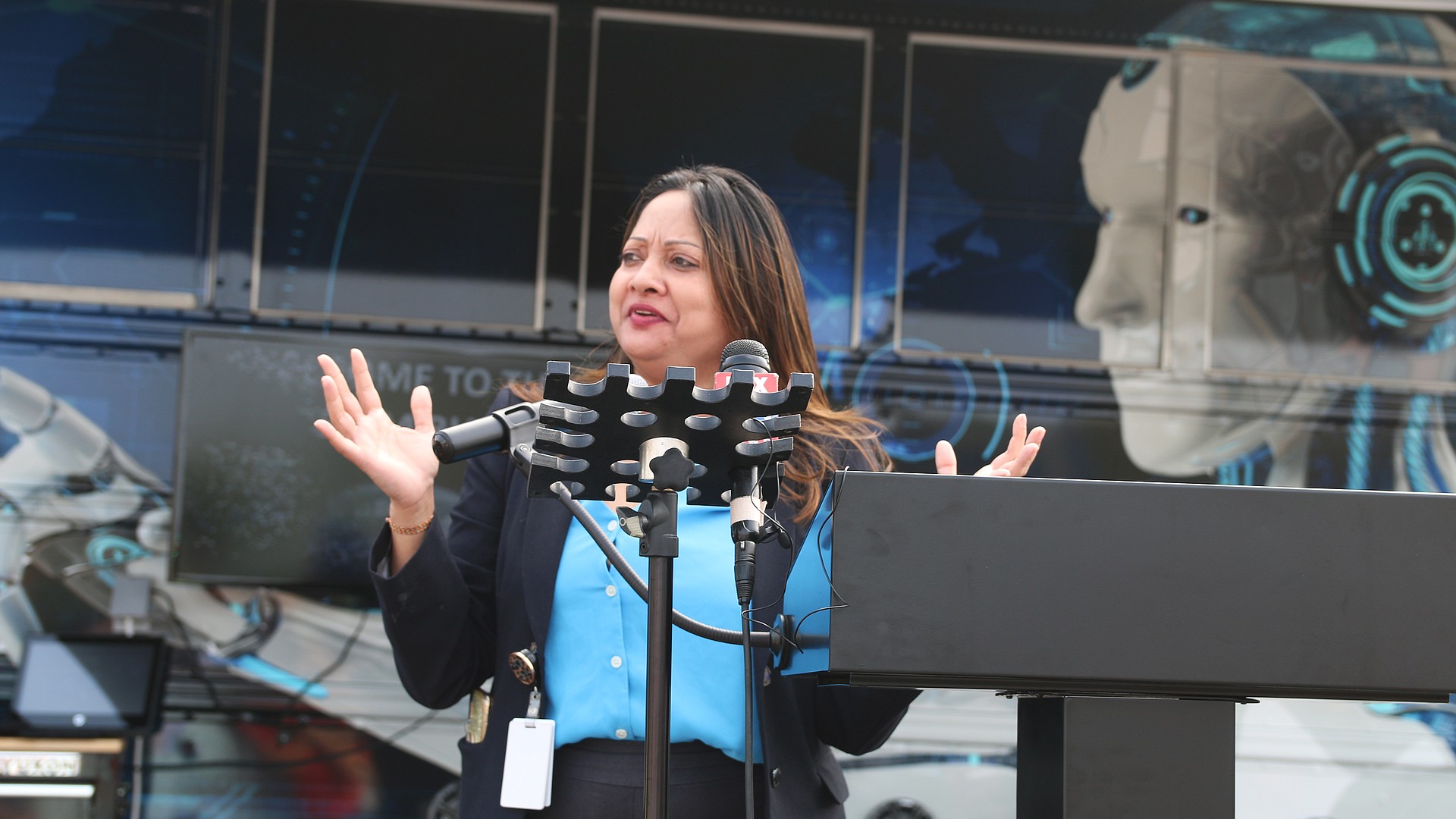 STEM on the move: Volusia County Schools unveils new science mobile lab ...