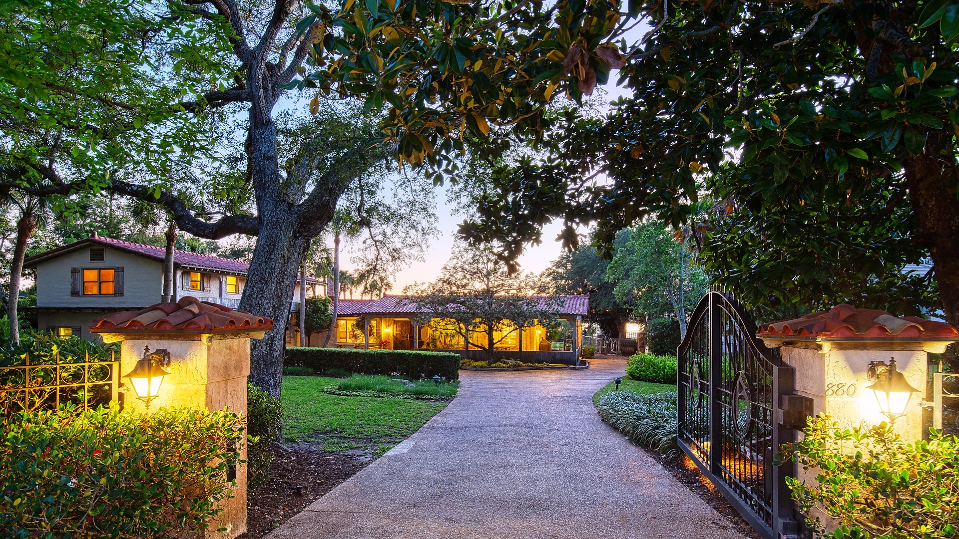 House on John Anderson owned by music producer listed at $2.2 million ...