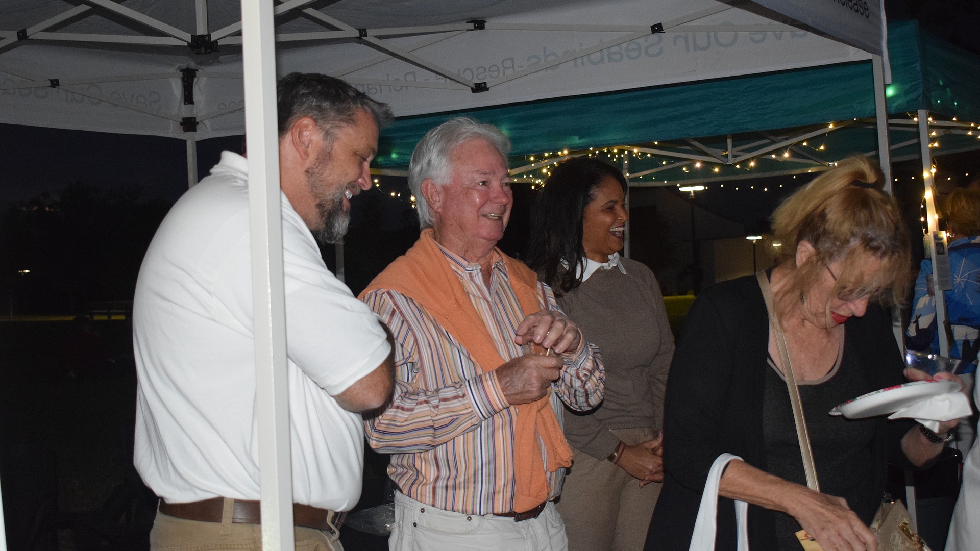 Longboat Key Chamber of Commerce hosts Light Up Longboat | Your Observer