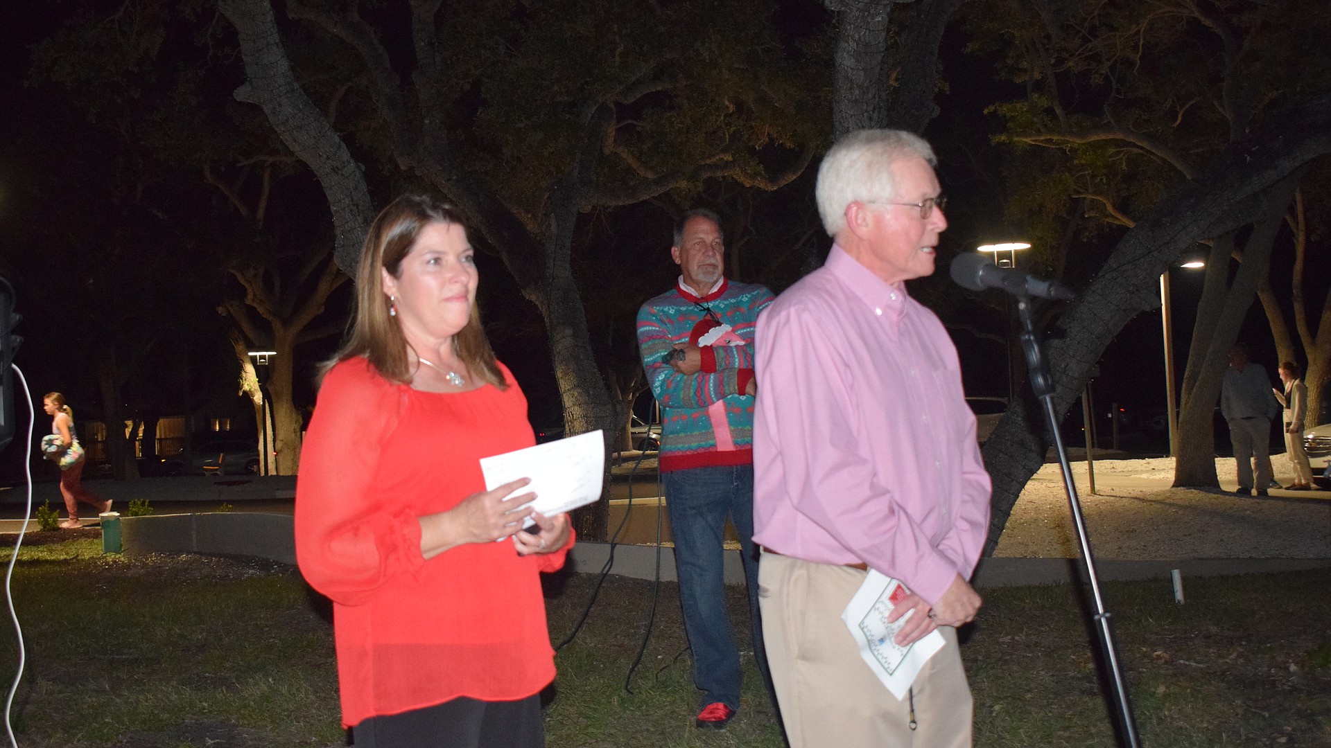 Longboat Key Chamber of Commerce hosts Light Up Longboat | Your Observer