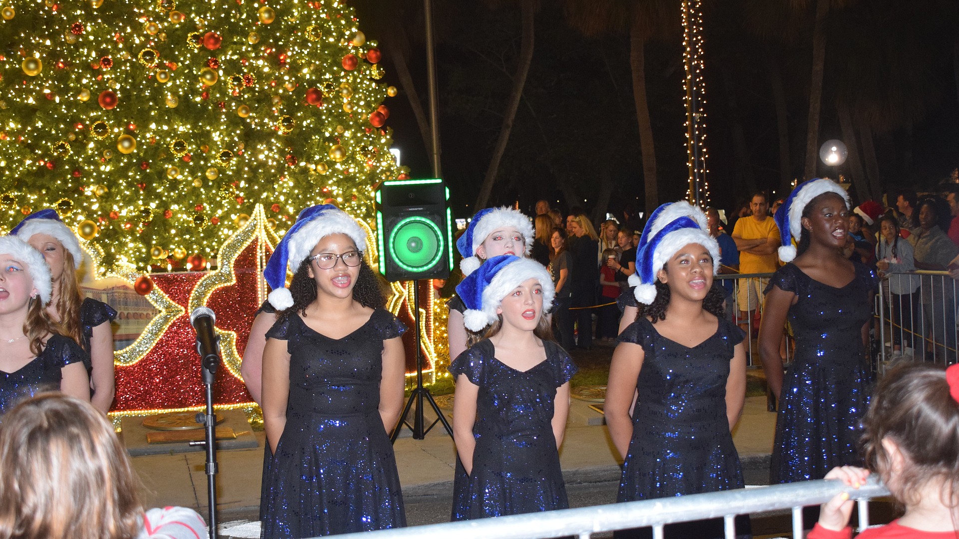 St. Armands Circle lights up for the holidays | Your Observer