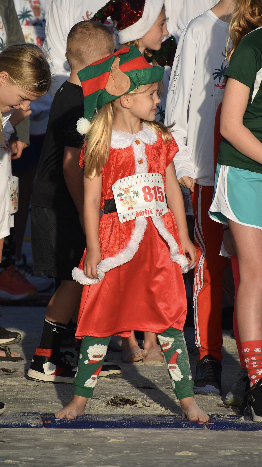 Siesta Key holiday tradition continues at Sandy Claws Beach Run | Your ...