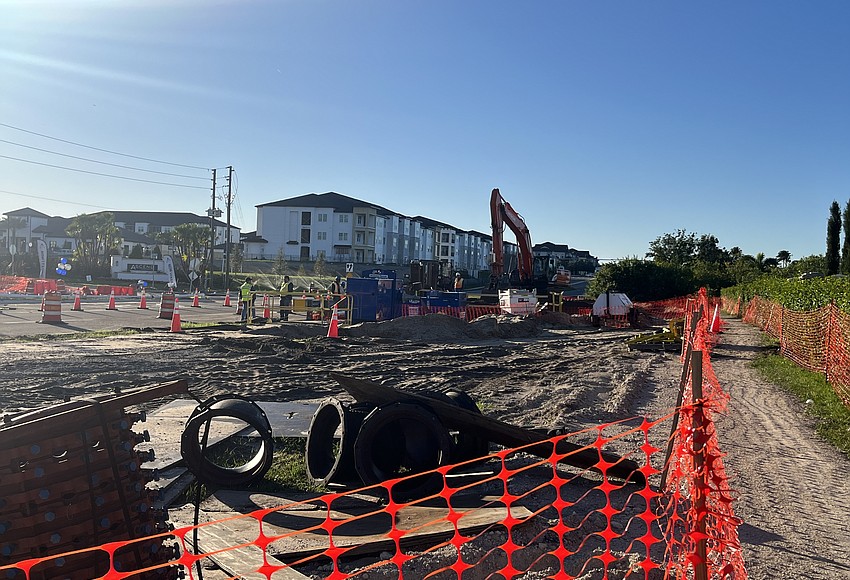 Sinkhole shuts down lane on Avalon Road | West Orange Times & Observer