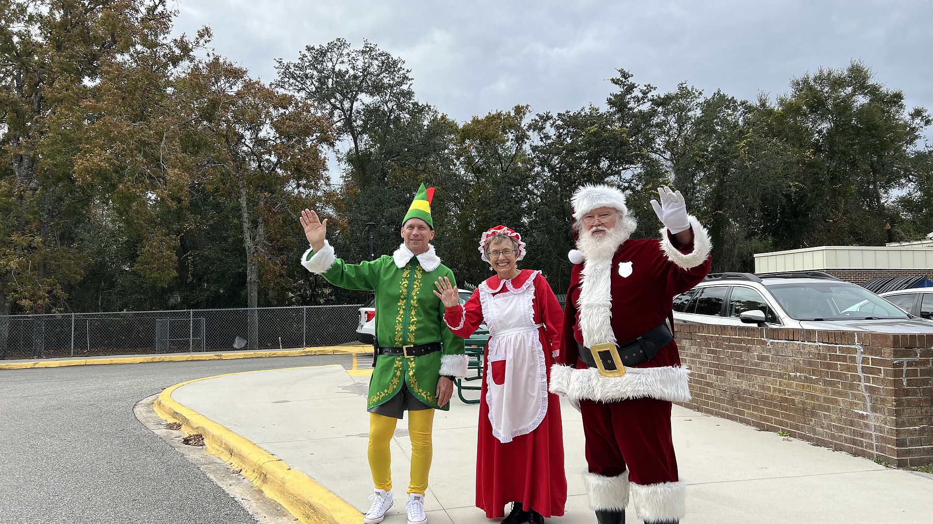 Santa on Patrol spreads holiday cheer in Ormond Beach | Observer Local ...