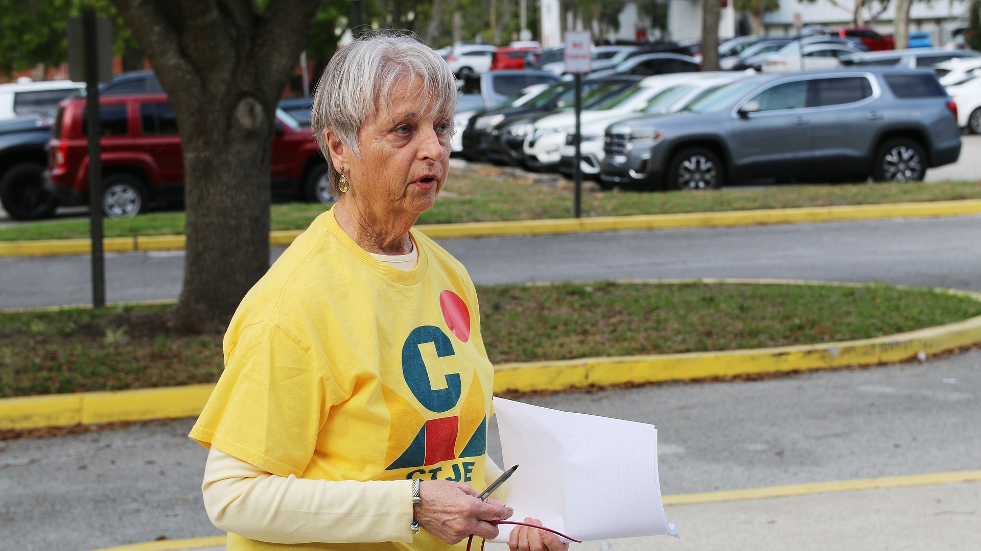 Ormond grassroots education organization holds silent banned books ...