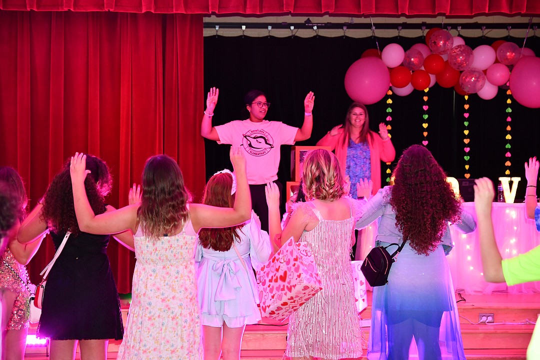 Sand Lake Elementary, PTA host students and families for its Sweetheart ...