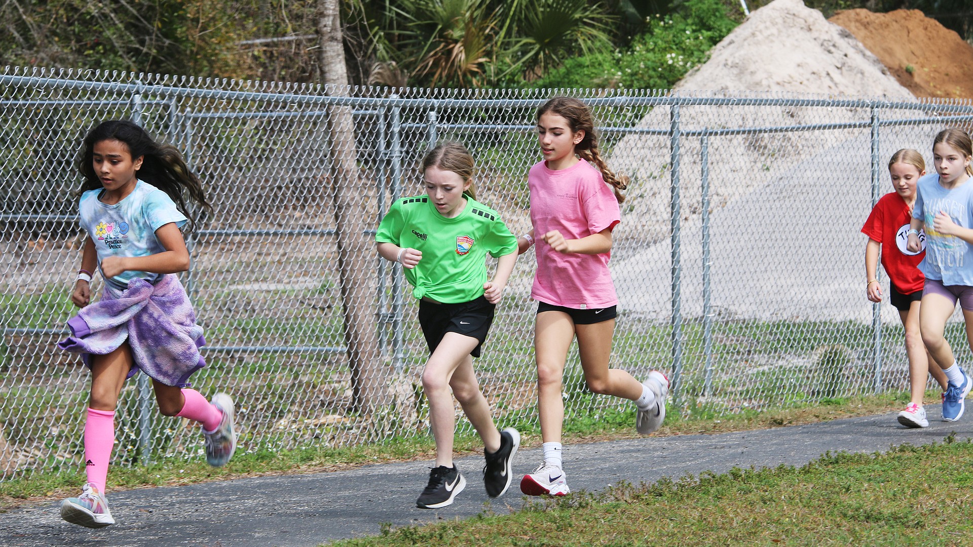 Race day: Pine Trail Elementary sees record number of Pioneer Mile ...