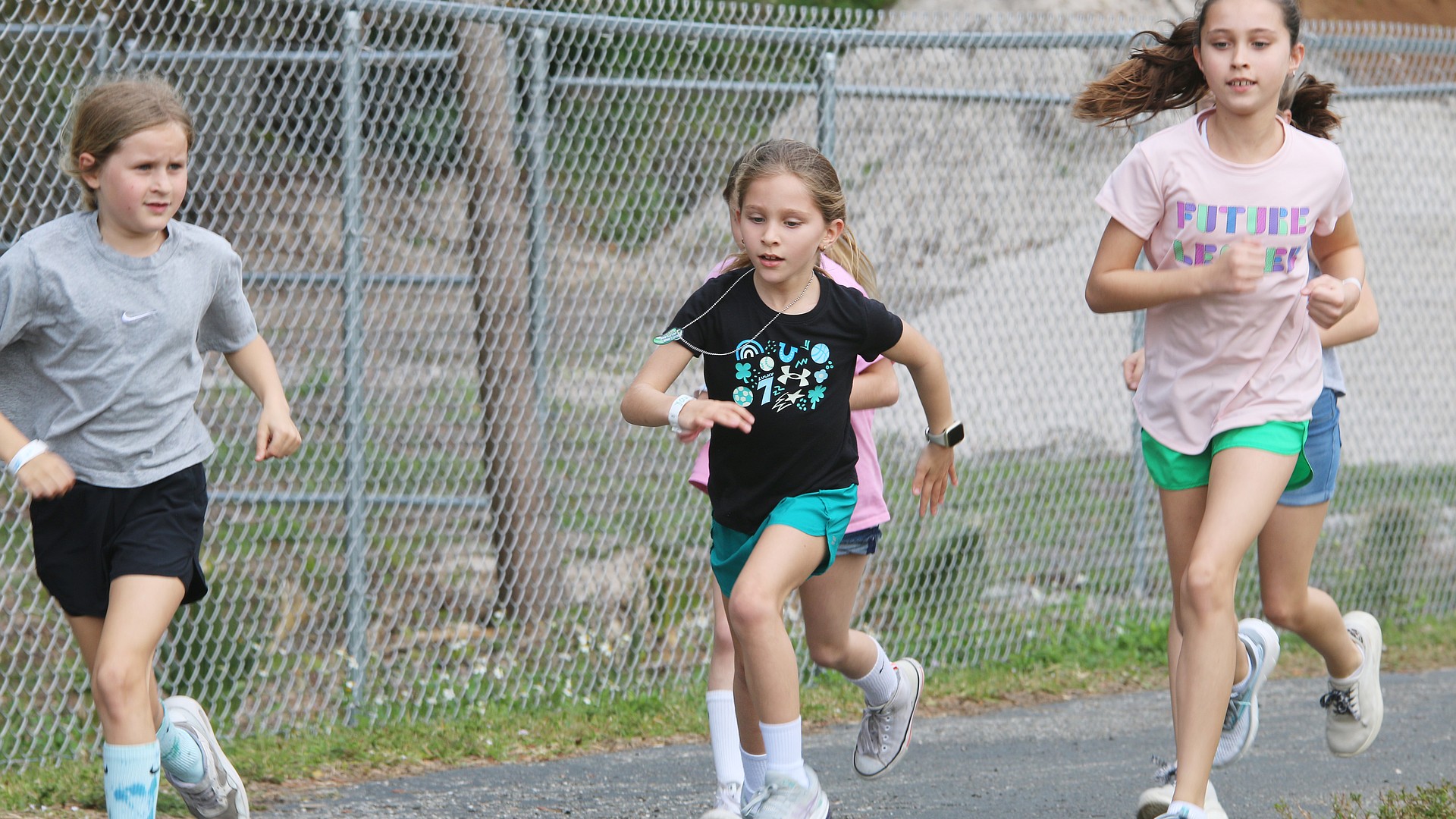 Race day: Pine Trail Elementary sees record number of Pioneer Mile ...