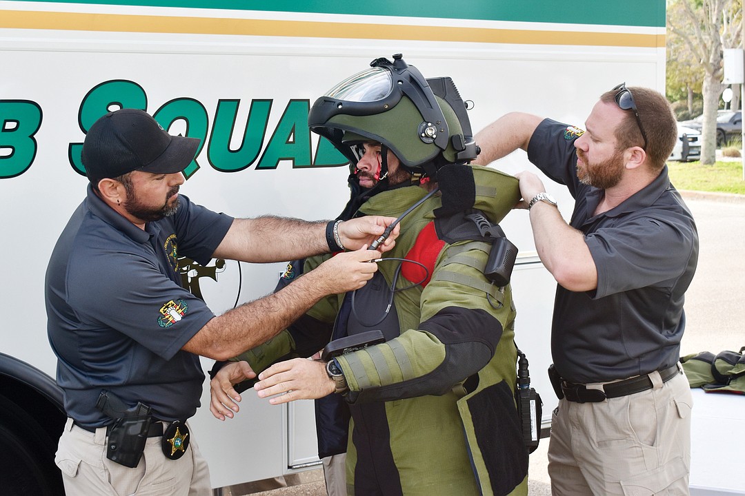 Bomb squad to purchase new suits with Manatee County grant | Your Observer