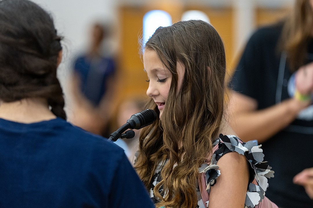Ormond Beach Middle School students talk with astronauts at Embry ...