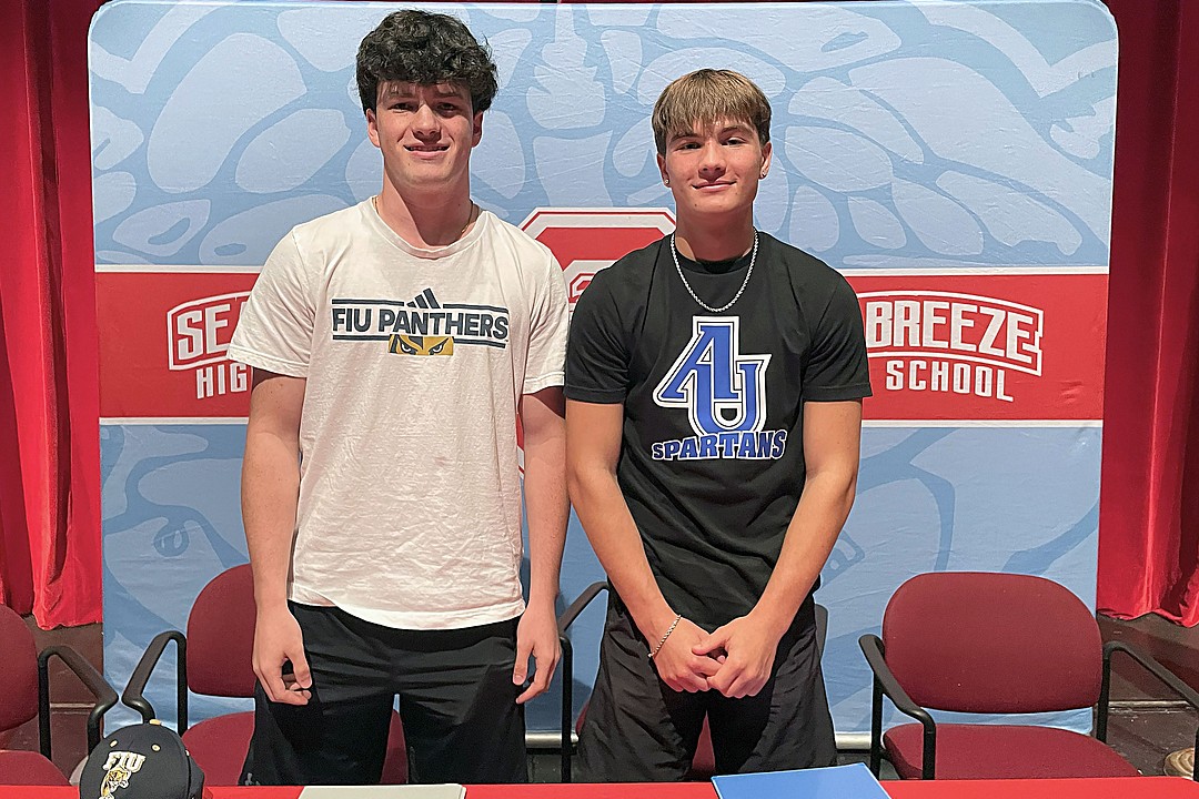 Seabreeze athletes Chandler Mitzo and Landon Smith sign to play college ...