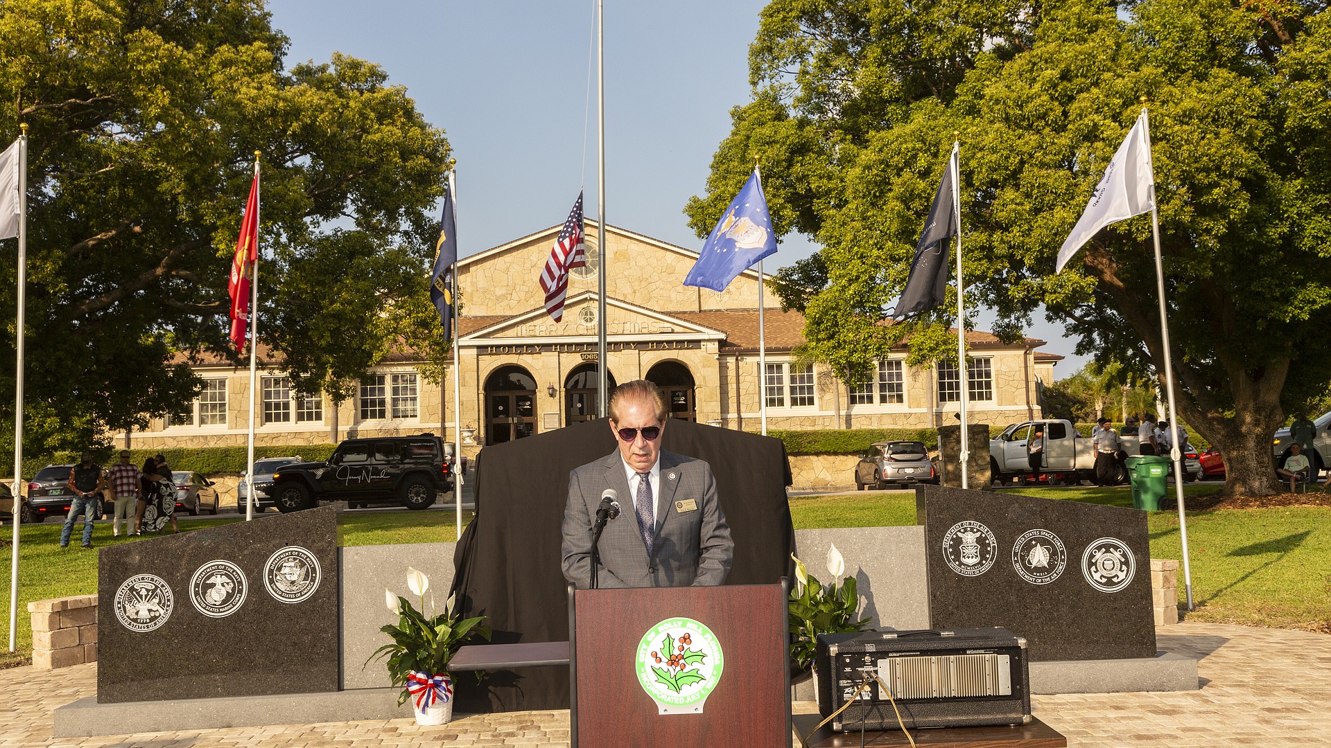 Holly Hill recognizes fallen veterans with new memorial at City Hall ...