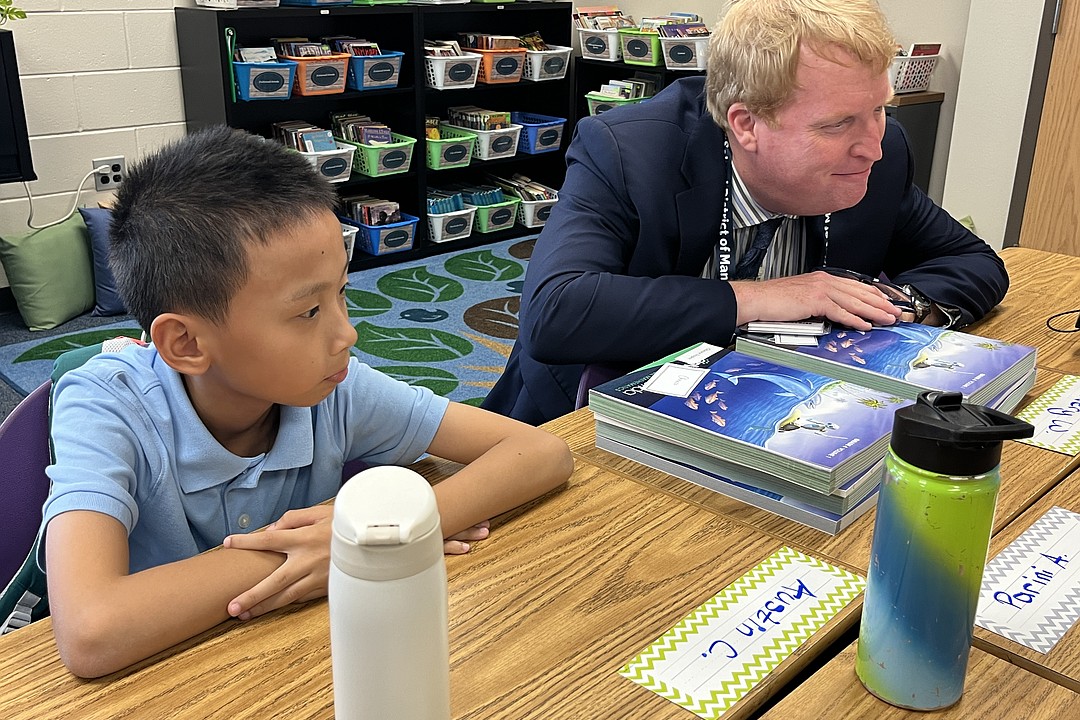 Support system key to 'best first day' in Manatee schools | Your Observer