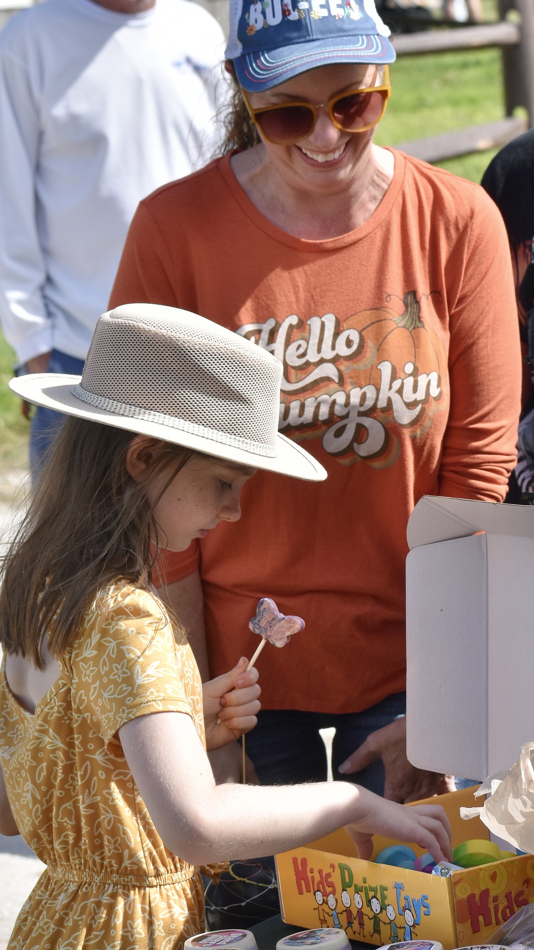 Community finds the fall spirit at Fruitville Pumpkin Festival | Your ...