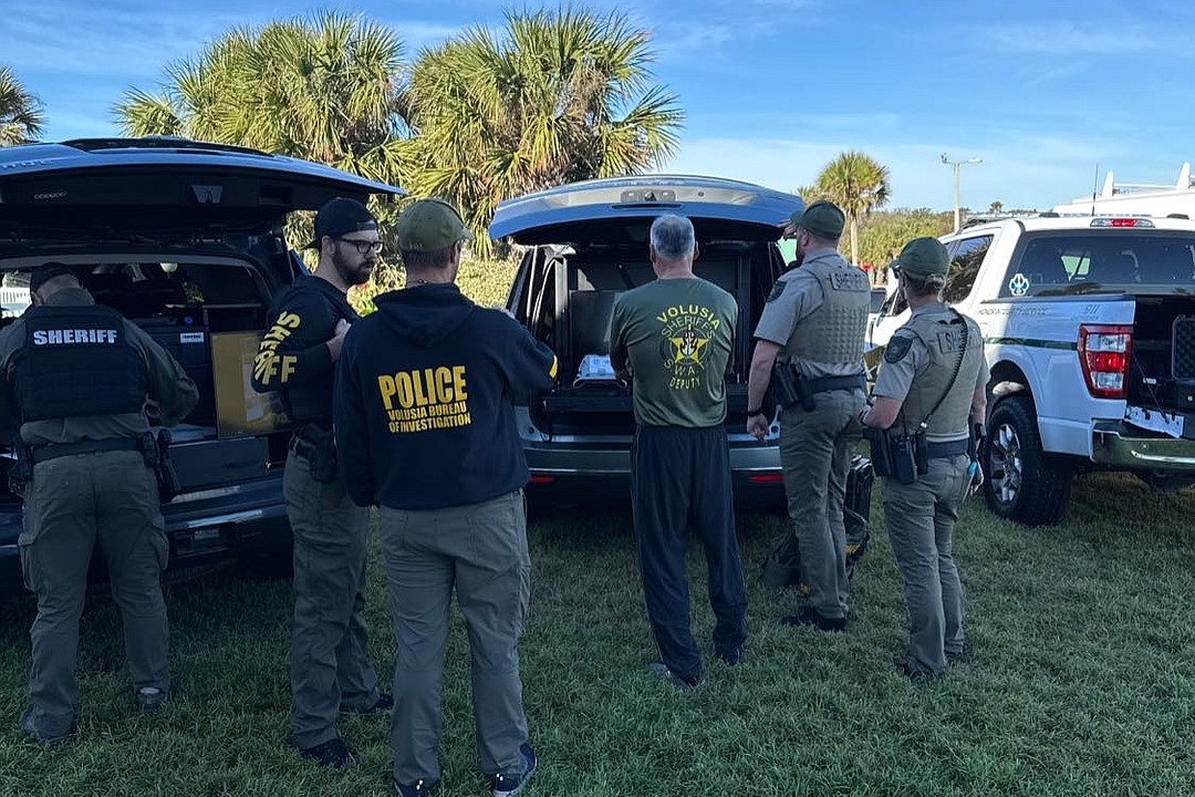 Man killed by Volusia Sheriff's Office sniper after firing 200 rounds ...