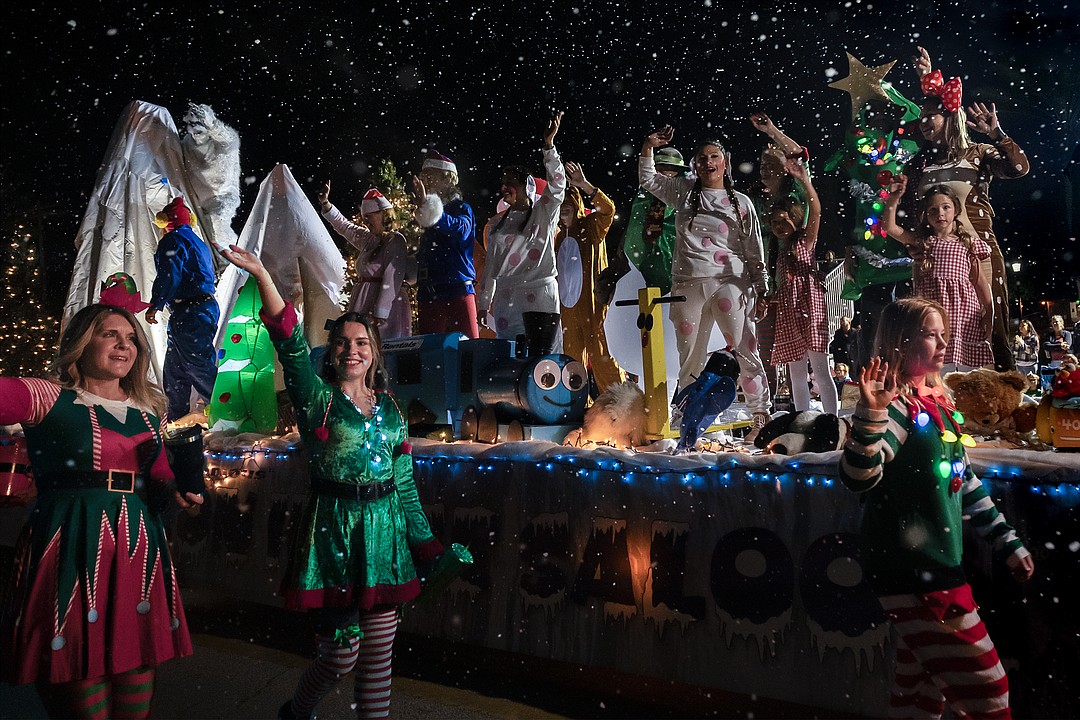 Santa's Toyland: Ormond hosts 33rd annual Home for the Holidays parade ...