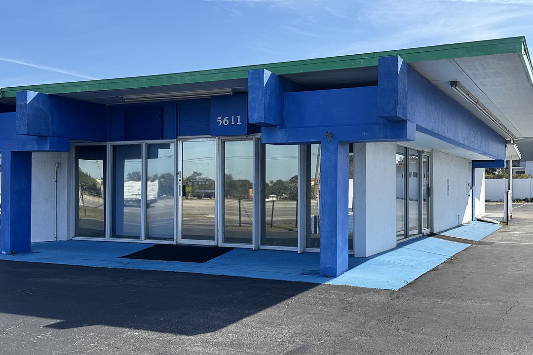 Car dealership buys distinctive Sarasota building on US 41 for $1.8M ...