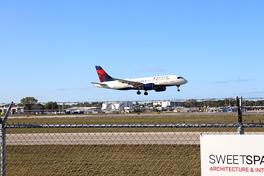 SRQ airport opens new observation area facility | Your Observer