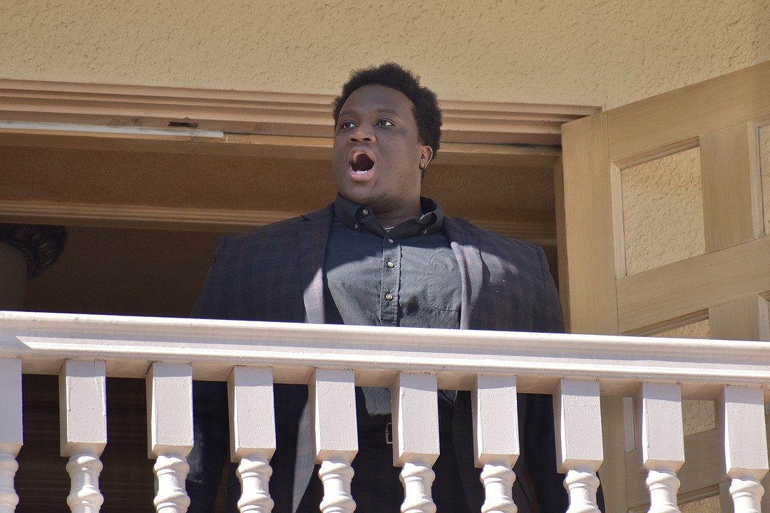 Balcony opera performances share the music form with the public | Your ...