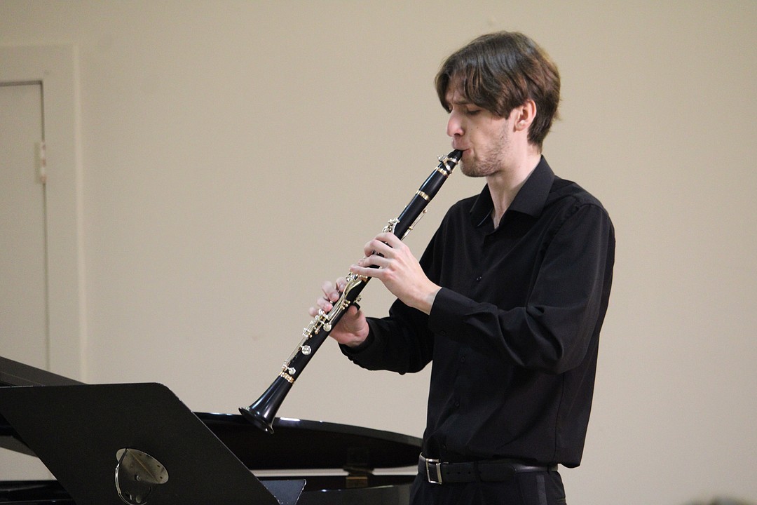 Clarinet, piano duo delight audience at penultimate concert | Your Observer