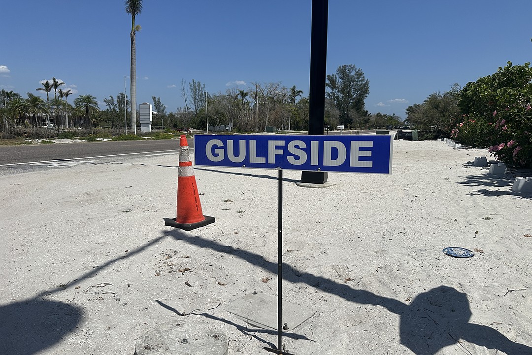 Street sign replacement begins on Longboat Key | Your Observer