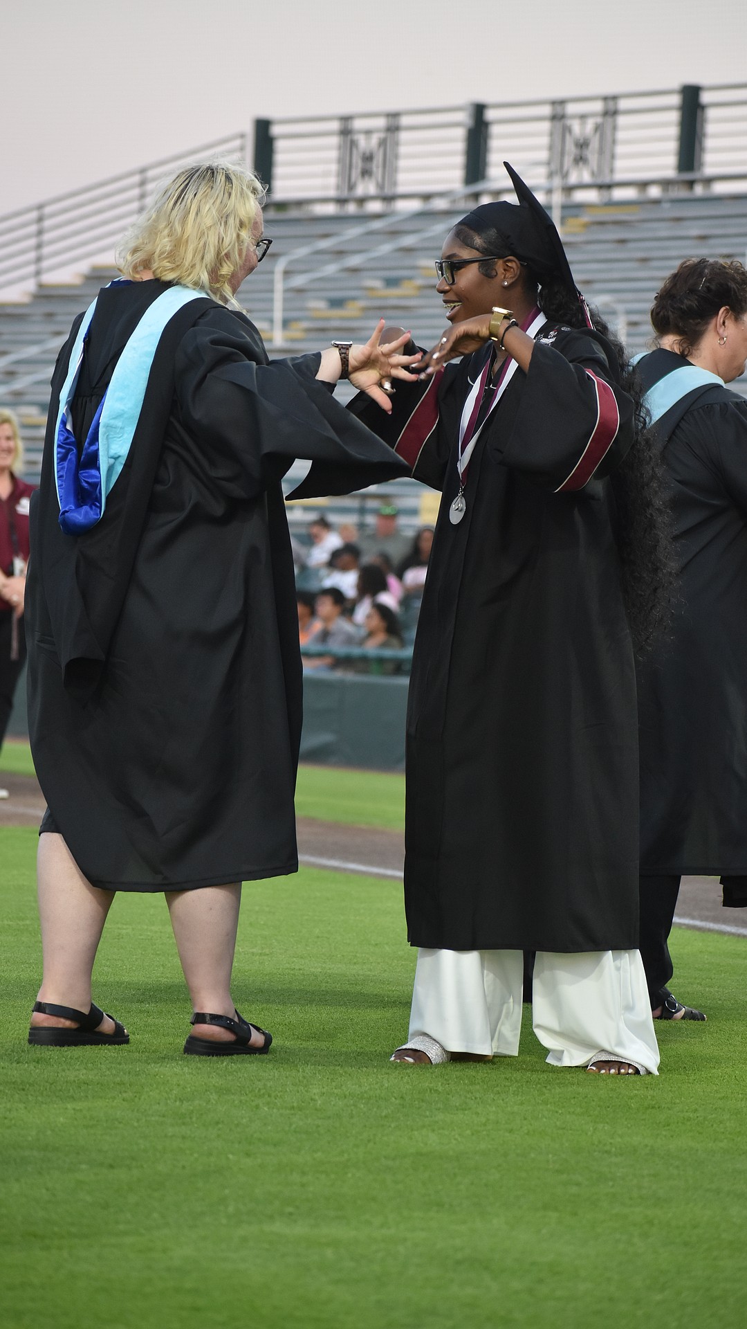 Commencement speaker punctuates Braden River High's graduation ceremony ...