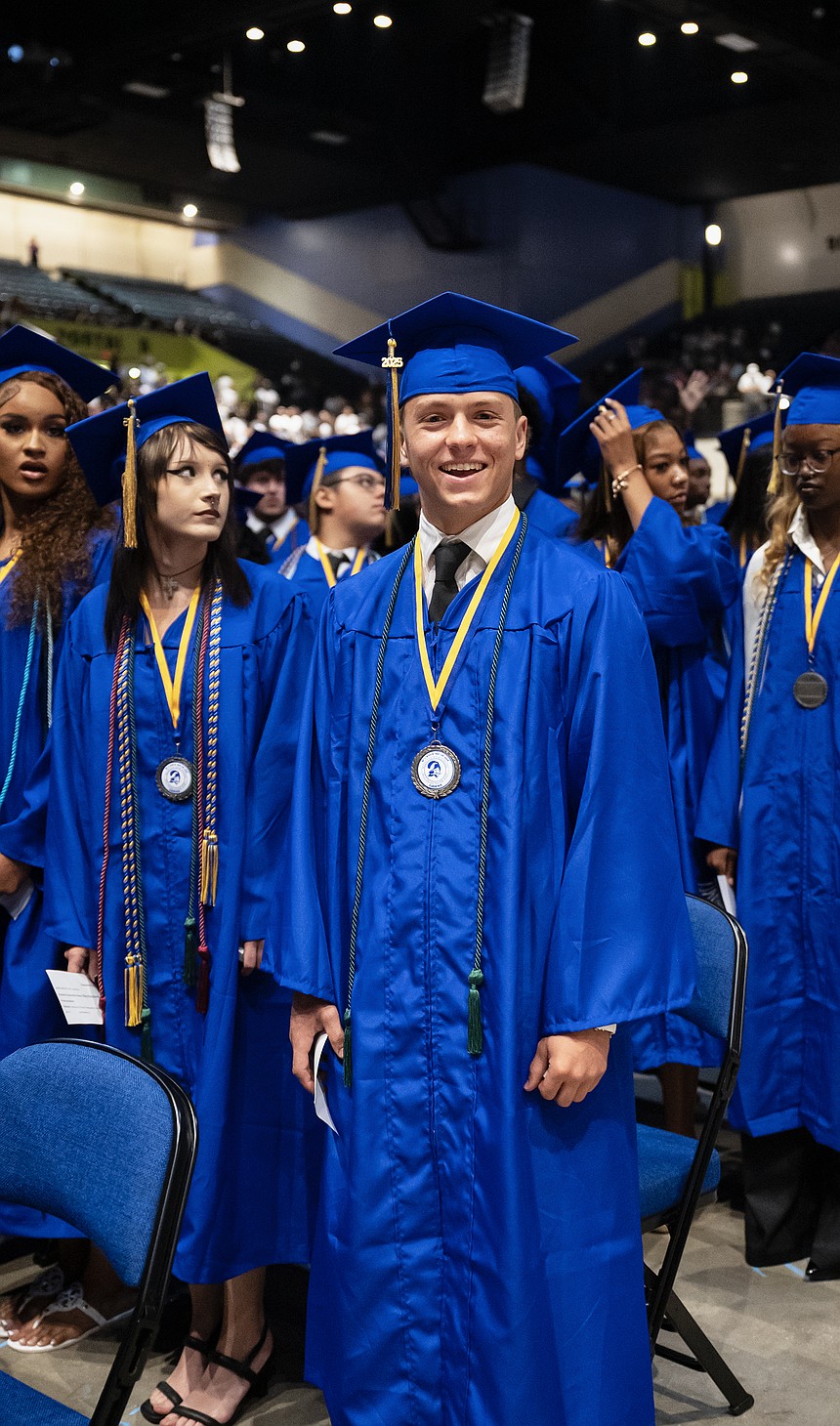 'Be the light': Mainland High School Class of 2025 celebrates ...