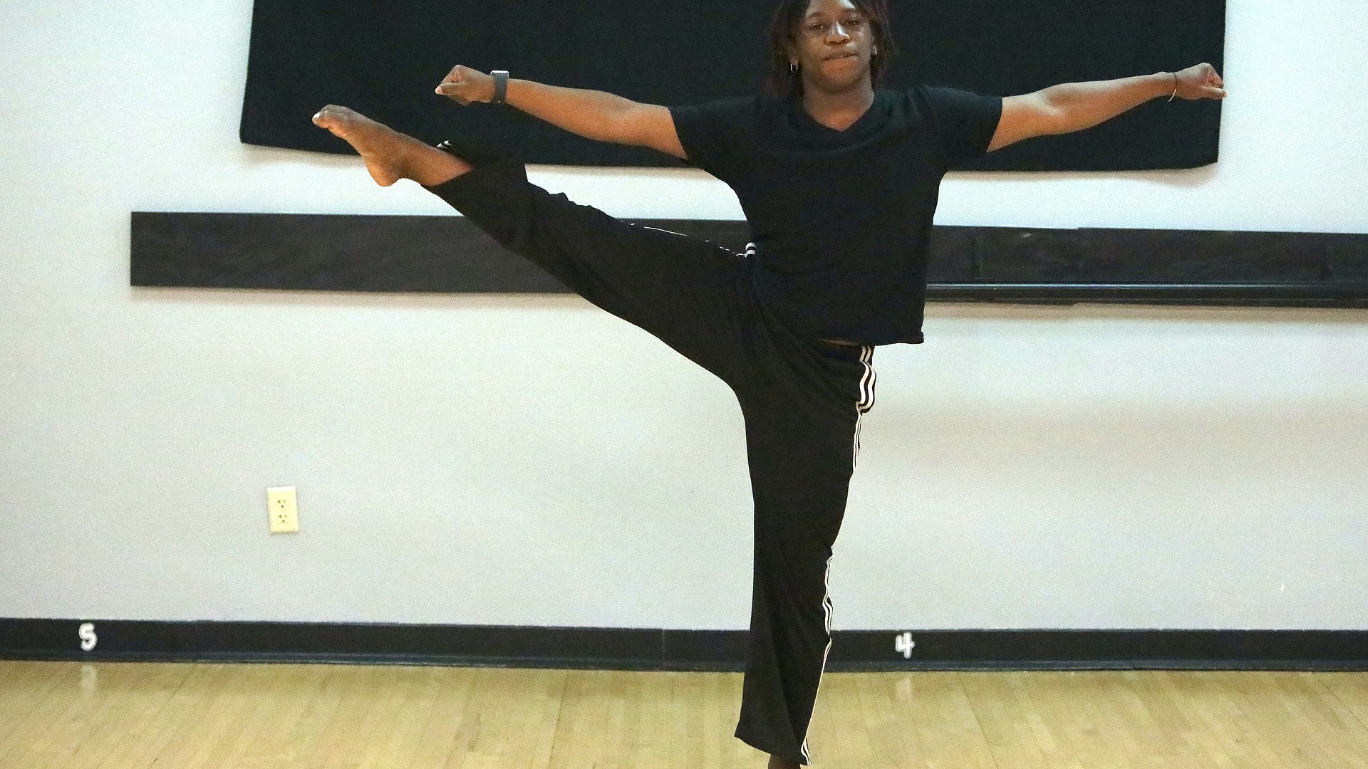 Flagler Palm Coast's Davon Gwyn hopes to dance with the stars ...