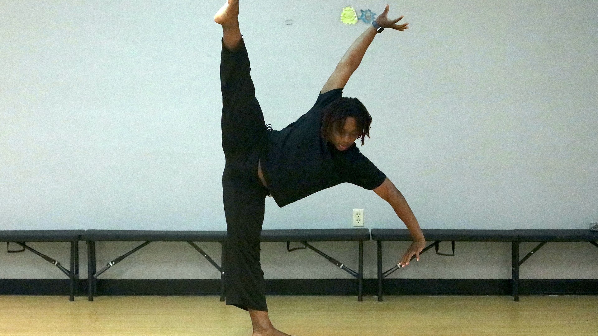 Flagler Palm Coast's Davon Gwyn hopes to dance with the stars ...