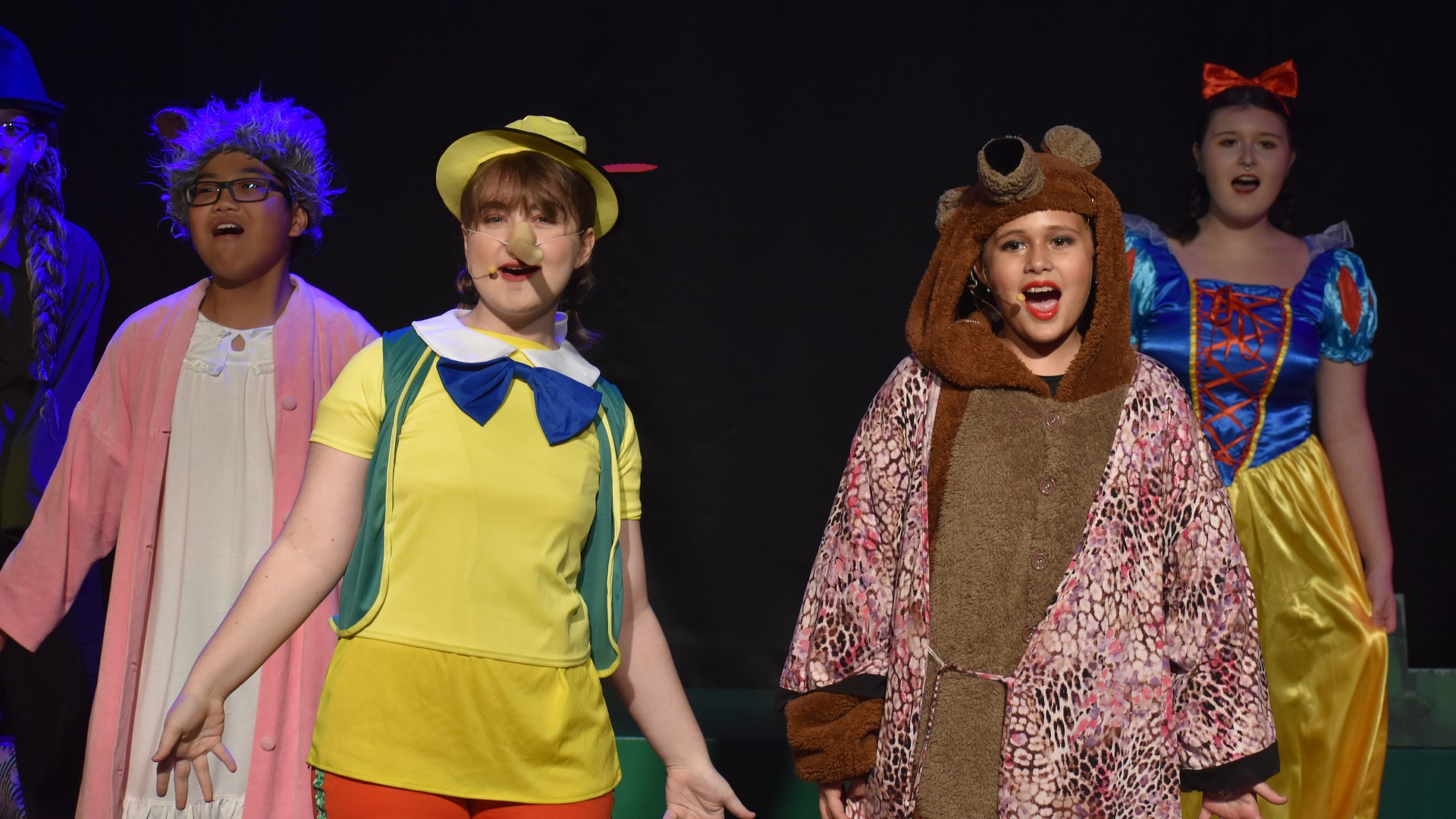 Young performers tell the story of 'Shrek the Musical Jr.' | Your Observer